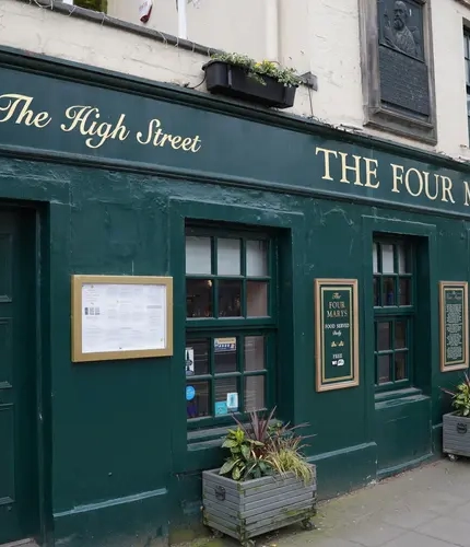 Four Marys Pub in Linlithgow