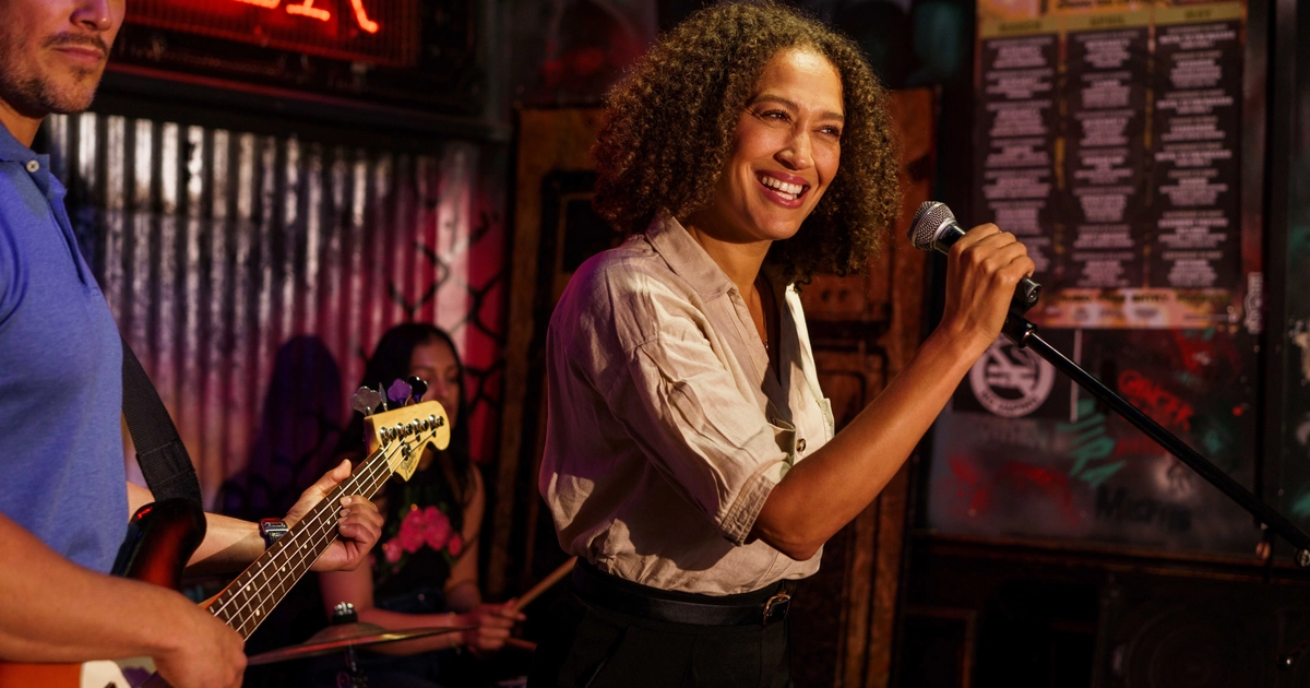 Live at your Local in West Wellow | The Red Rover