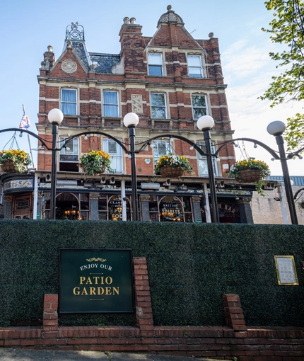 The Camden Head Pub Restaurant in Islington