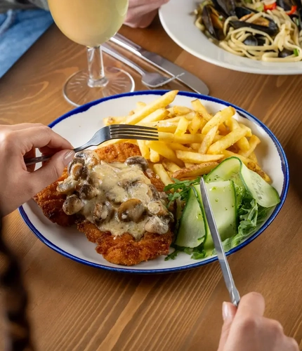 The Wealden Hall Pub Restaurant in Larkfield Aylesford