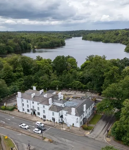 Wheatsheaf Hotel Pub Restaurant in Virginia Water,