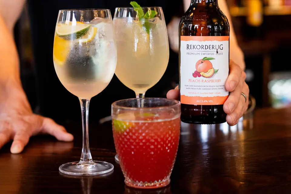 Summer at the Kings Arms, Mayfair