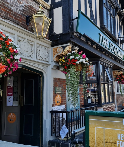 The Station Pub Restaurant in Stoneleigh Epsom