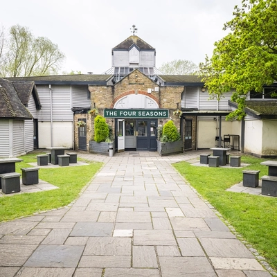 The Four Seasons Pub Restaurant in Laindon, Basildon