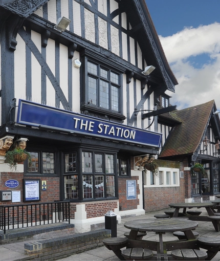 The Station Pub Restaurant in Stoneleigh Epsom