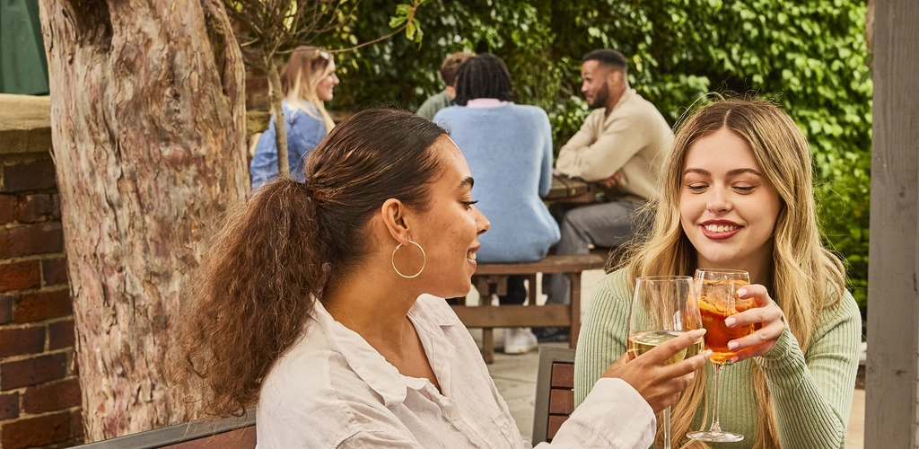 Pubs With Beer Gardens in Edinburgh | Merlin