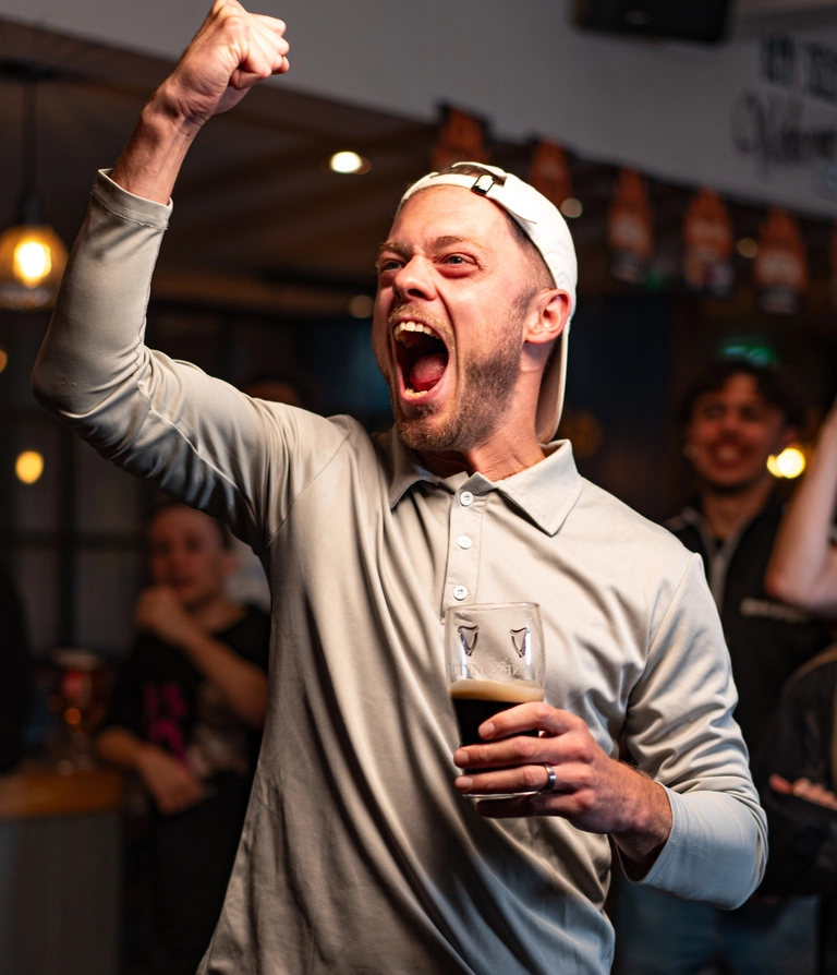 Watch live Boxing in Chester at the Oak Tree pub