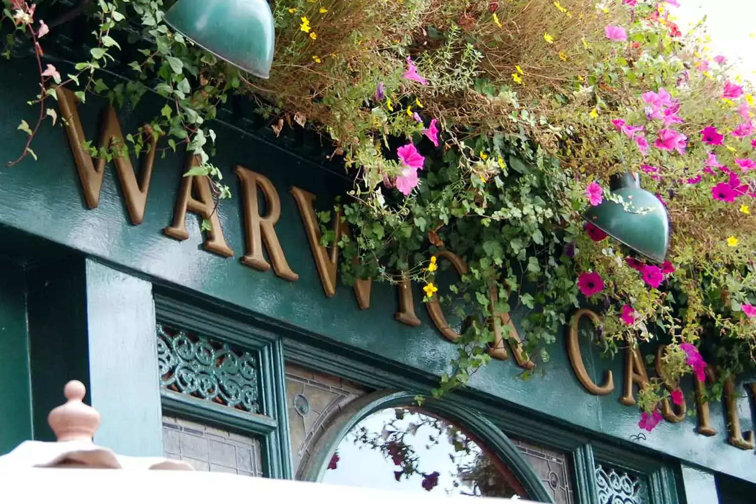 The Warwick Castle Maida Vale | Historic Pub with Seasonal Food & Drinks