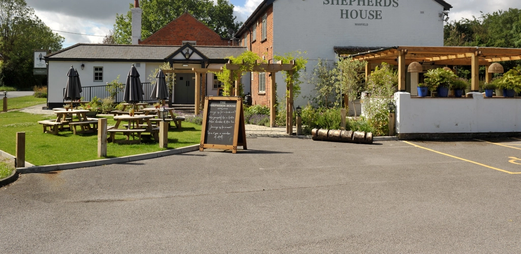 Best Pubs near Wokingham | Pubs Near Me